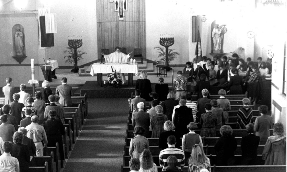 Mass in St. John's Chapel, 1980s | Newman Today